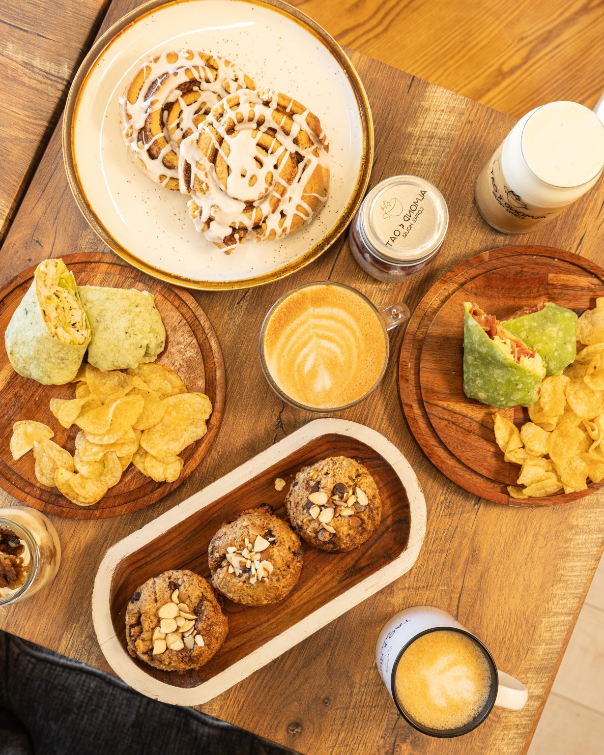 Almond & Oat Coffee House – A non-dairy forward coffee shop with ...