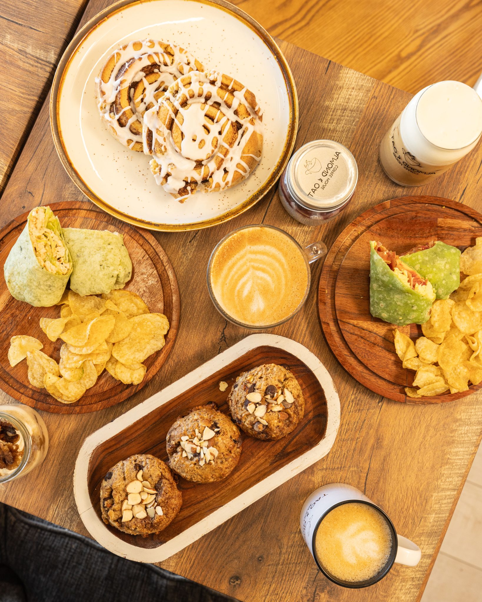 Almond & Oat Coffee House – A non-dairy forward coffee shop with ...